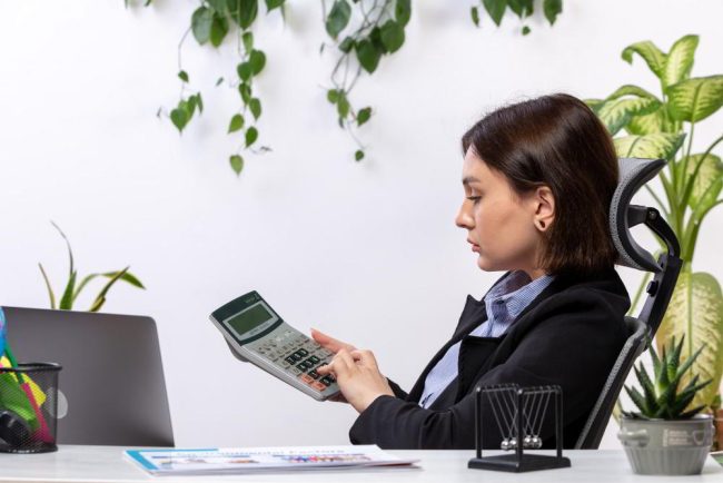 What Does an Accountant Do? Key Responsibilities Explained
